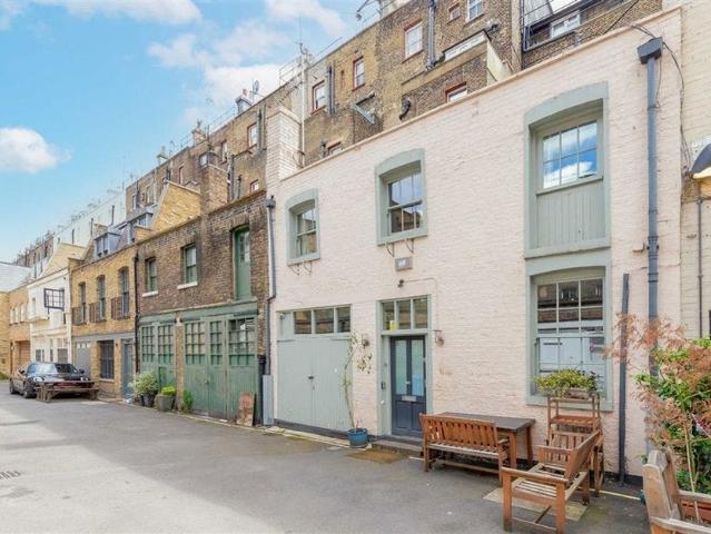 House at London Mews, City of Westminster