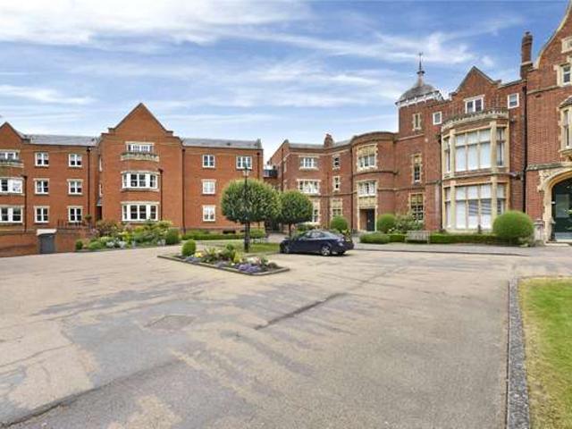 Apartment at Longbourn, Windsor