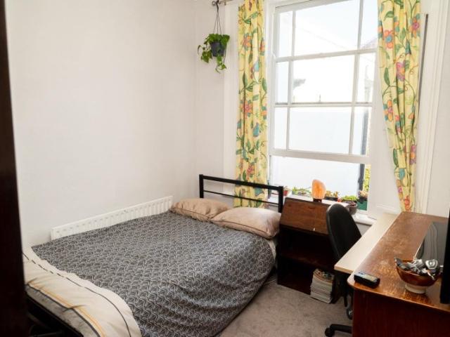 Room at Lorrimore Road, Greater London