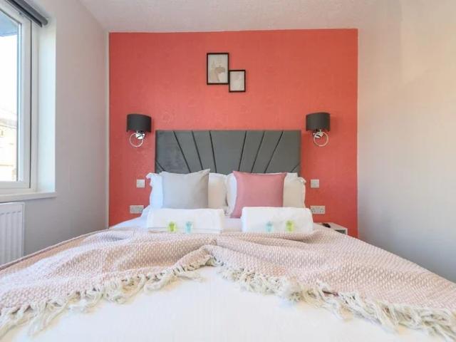 Room at Lower Wortley Road, Leeds