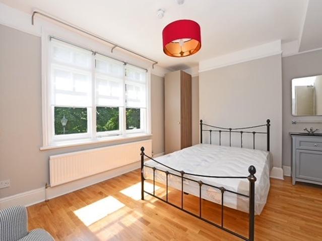 House at Lower Green West, Greater London