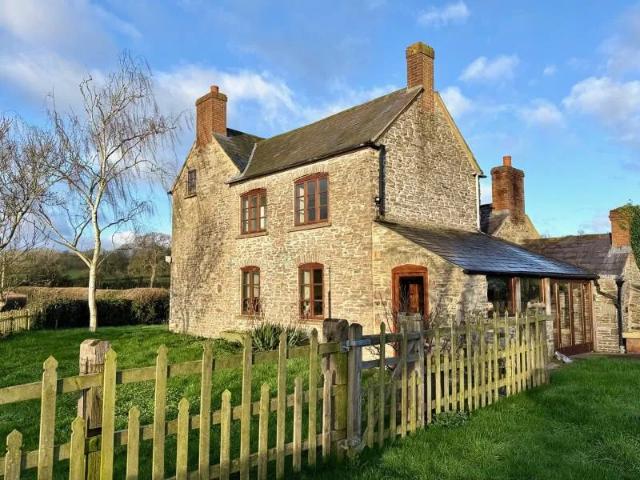 House at Manor Farm Close, Stone with Bishopstone and Hartwell