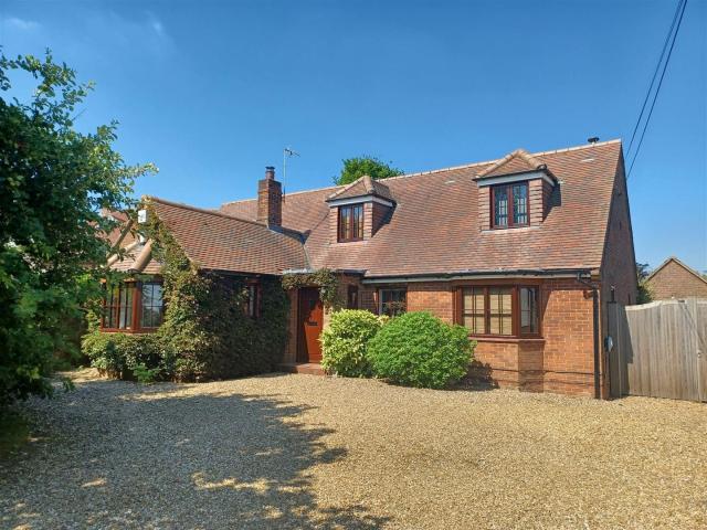 House at Manor Road, Basingstoke and Deane