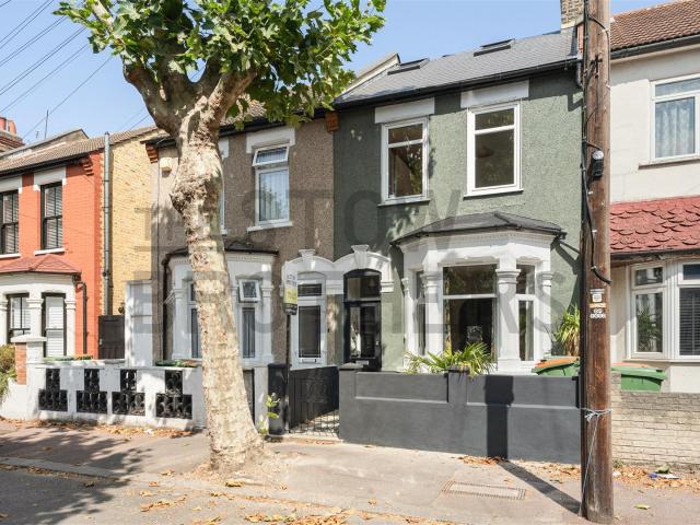 House at Mafeking Avenue, Greater London