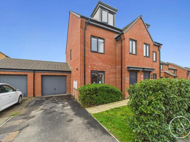 House at Magnolia Road, Leeds