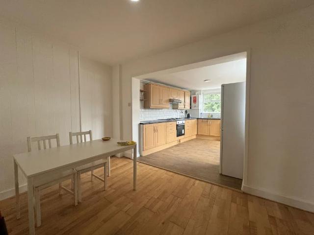 House at Marden Crescent, Greater London