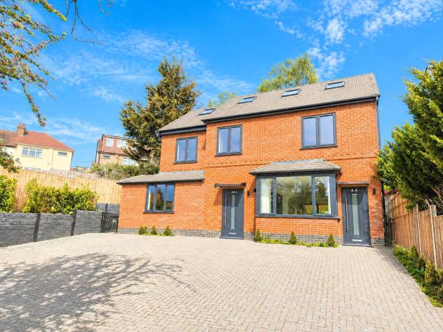 House at Mays Lane, Greater London