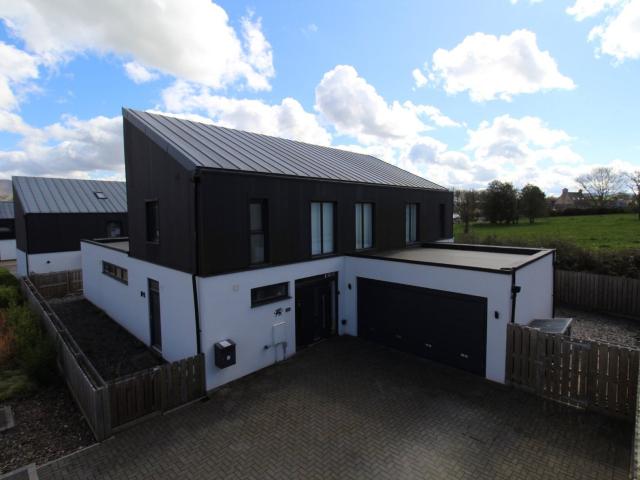 House at Meadow way, Goetre Fawr