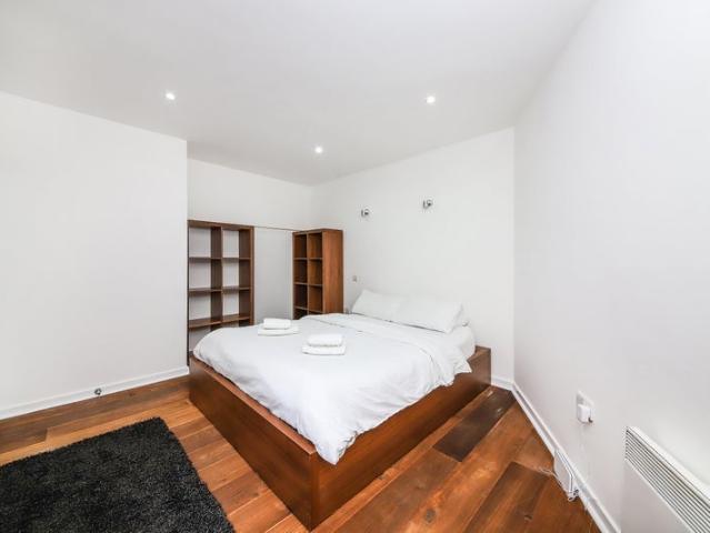House at Mears Close, Greater London