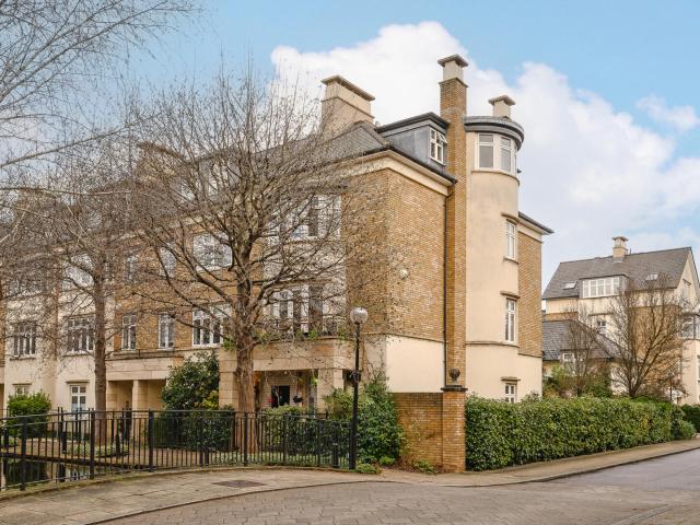 House at Melliss Avenue, Greater London