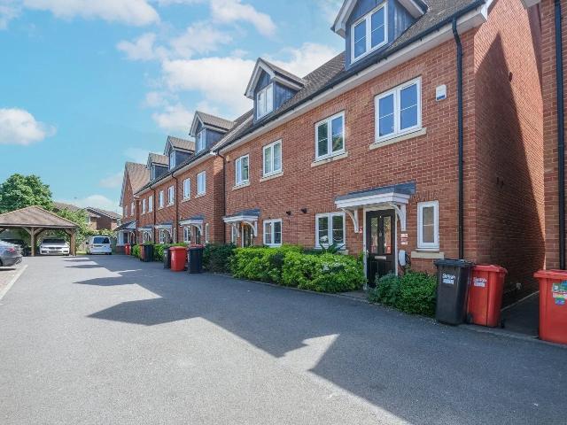 House at Meyers Close, Slough