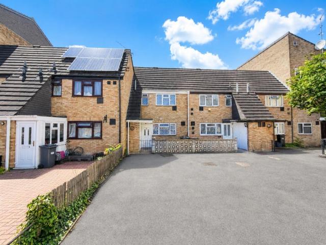 House at Midsummer Avenue, Greater London