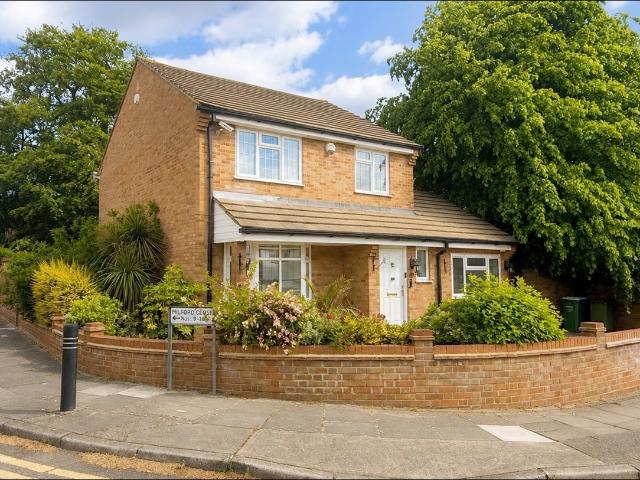 House at Milford Close, Greater London
