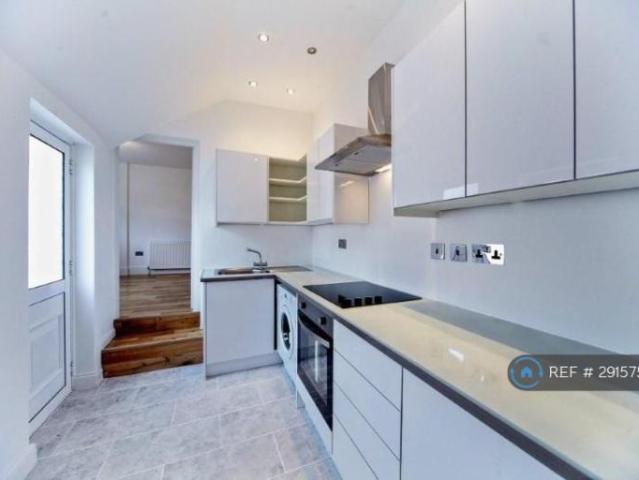 Apartment at Mitcham Road, Greater London