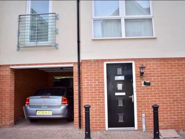House at Montfort Drive, Chelmsford