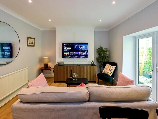 Apartment at Mortimer Road, Cardiff