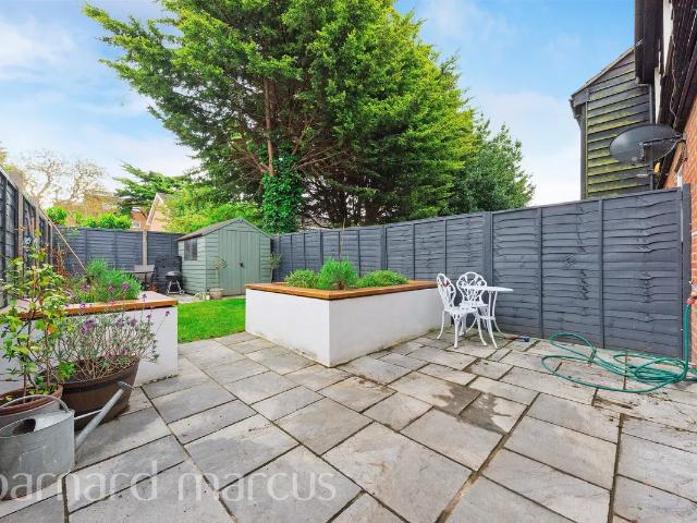 House at Moreton Avenue, Greater London