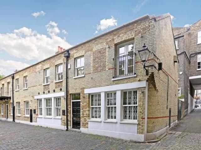 House at Moreton Terrace Mews North, City of Westminster