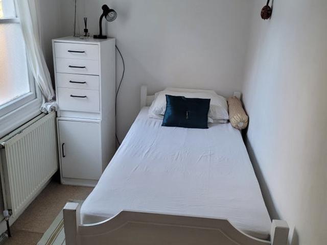 Room at Mostyn Avenue, Greater London
