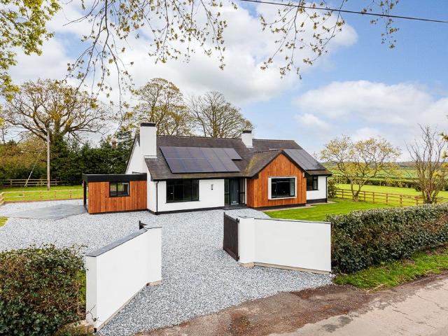House at Moss Lane, Rowlinson's Green