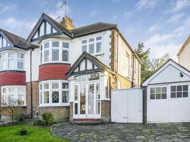 House at Mount Avenue, Greater London
