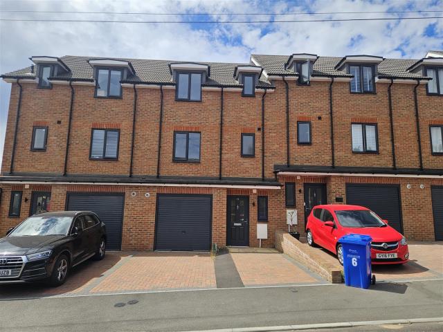 House at Mount Pleasant Road, Rushmoor