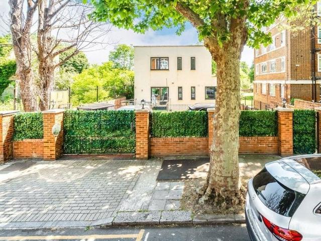 House at Mowbray Road, Greater London