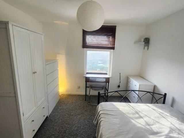 Room at Nelson Road, Basildon
