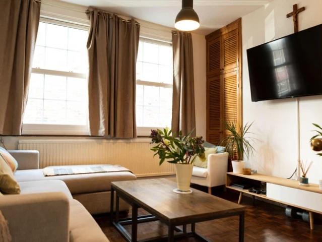 House at New End Square, Greater London