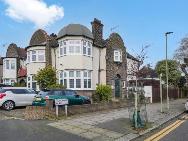 House at Newcombe Park, Greater London