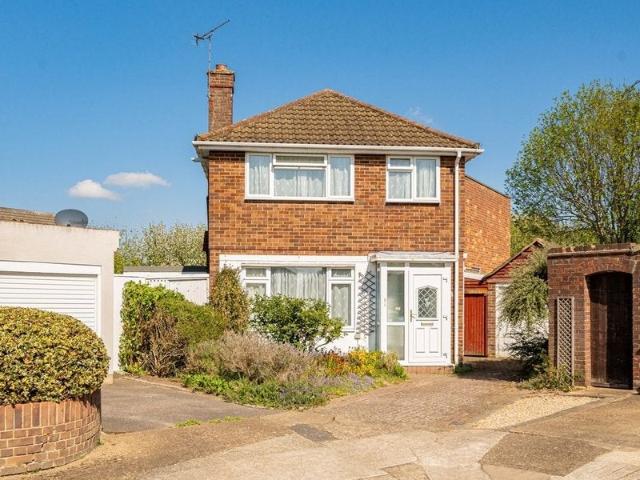 House at Newhaven Crescent, Borough of Spelthorne