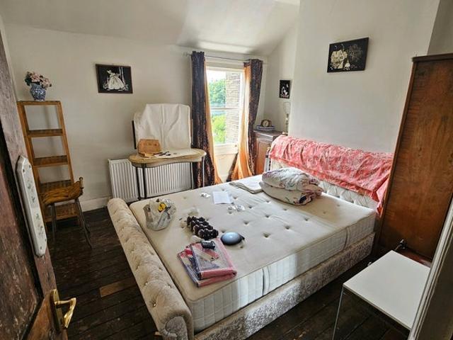 House at Nimrod Road, Greater London