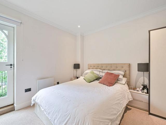 House at North End Way, Greater London