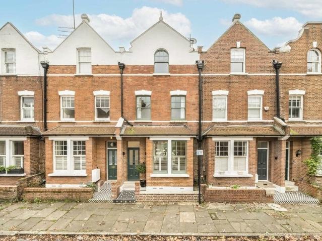 House at North Hill Avenue, Greater London
