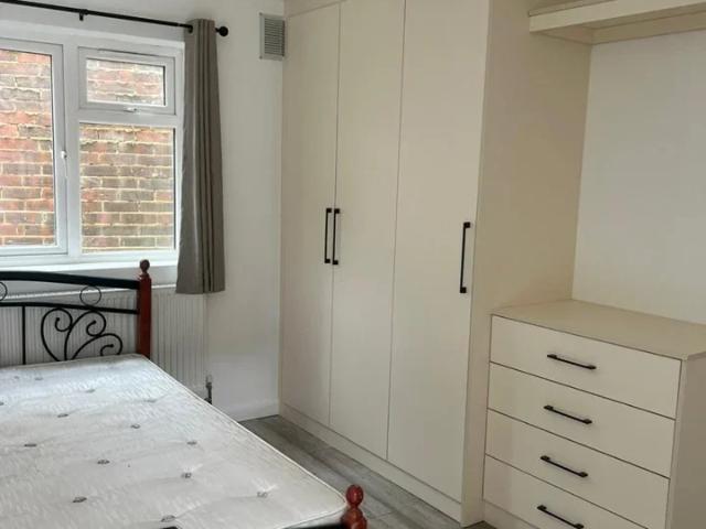 Apartment at North Hyde Lane, Greater London
