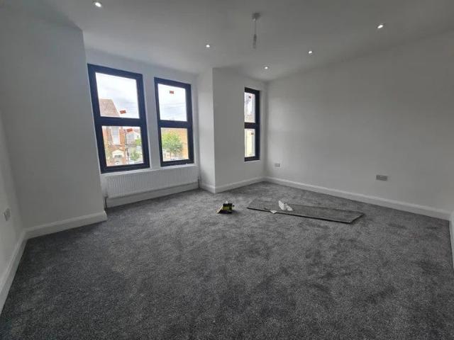 House at Northcote Avenue, Greater London