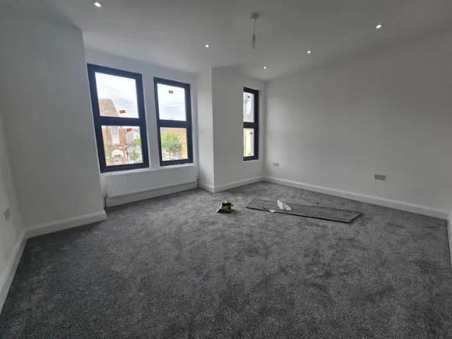 House at Northcote Avenue, Greater London