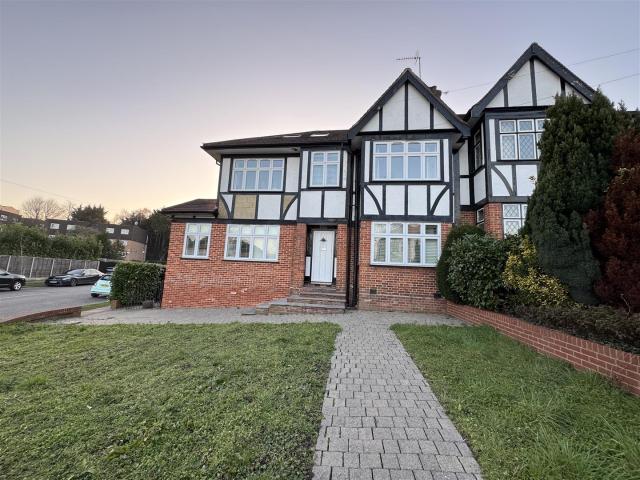 house at Oakwood Avenue, London