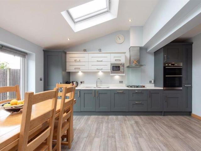 House at Oakwood Crescent, Greater London