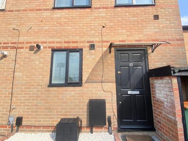 House at Oak Crescent, Greater London