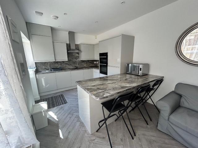 Room at Oak Tree Lane, Birmingham