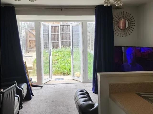 House at Oakes Crescent, Dartford