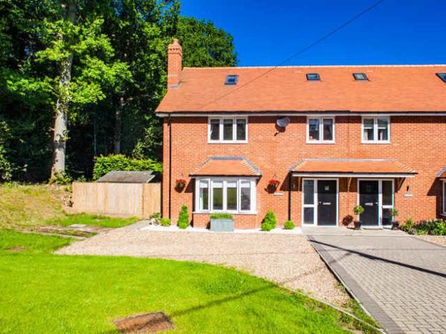 house at Oakside House, Woodcote, RG8 0QD