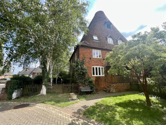 House at Oast Court, West Suffolk