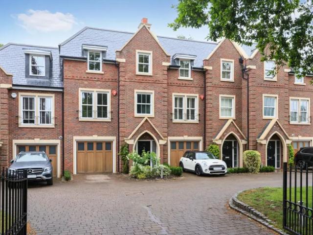 House at Oatlands Chase, Elmbridge
