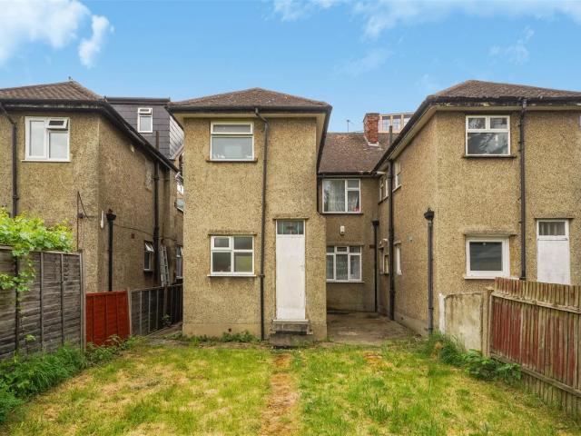 Apartment at Oldfield Lane North, Greater London