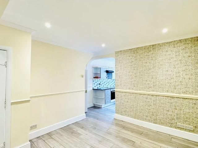 House at Oval Road North, Greater London