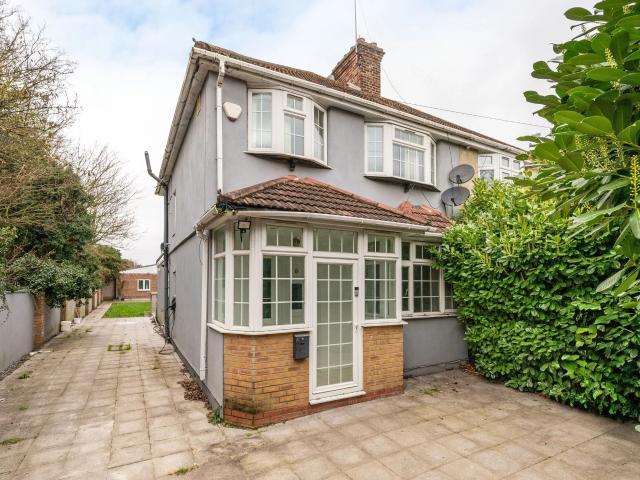 House at Oxford Avenue, Greater London