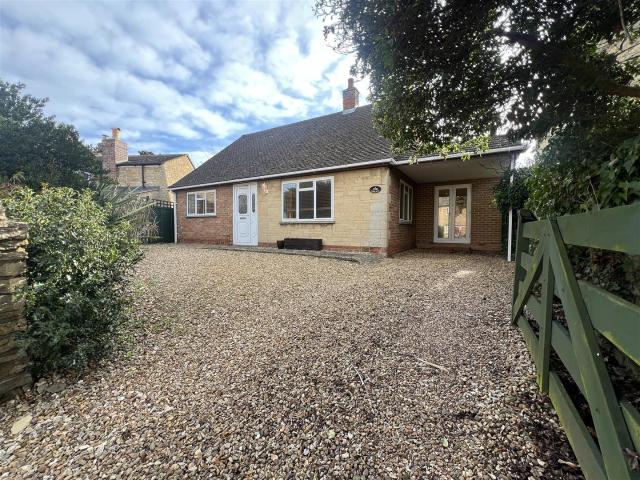 House at Oxford Road, Cherwell District