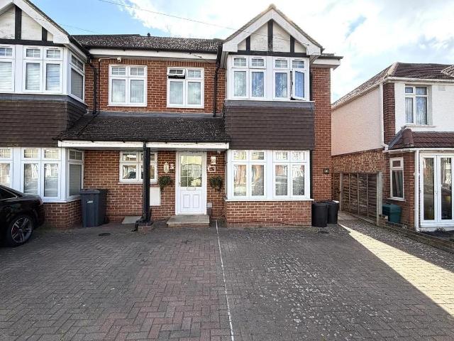House at Parkfield Avenue, Greater London